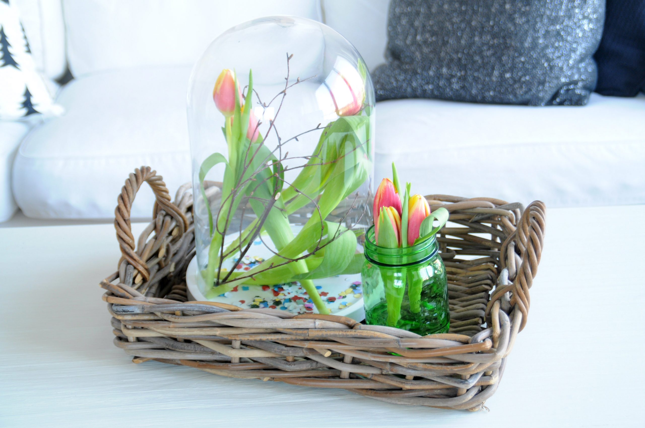 Versieren voor carnaval: rood-geel-groene tulpen!