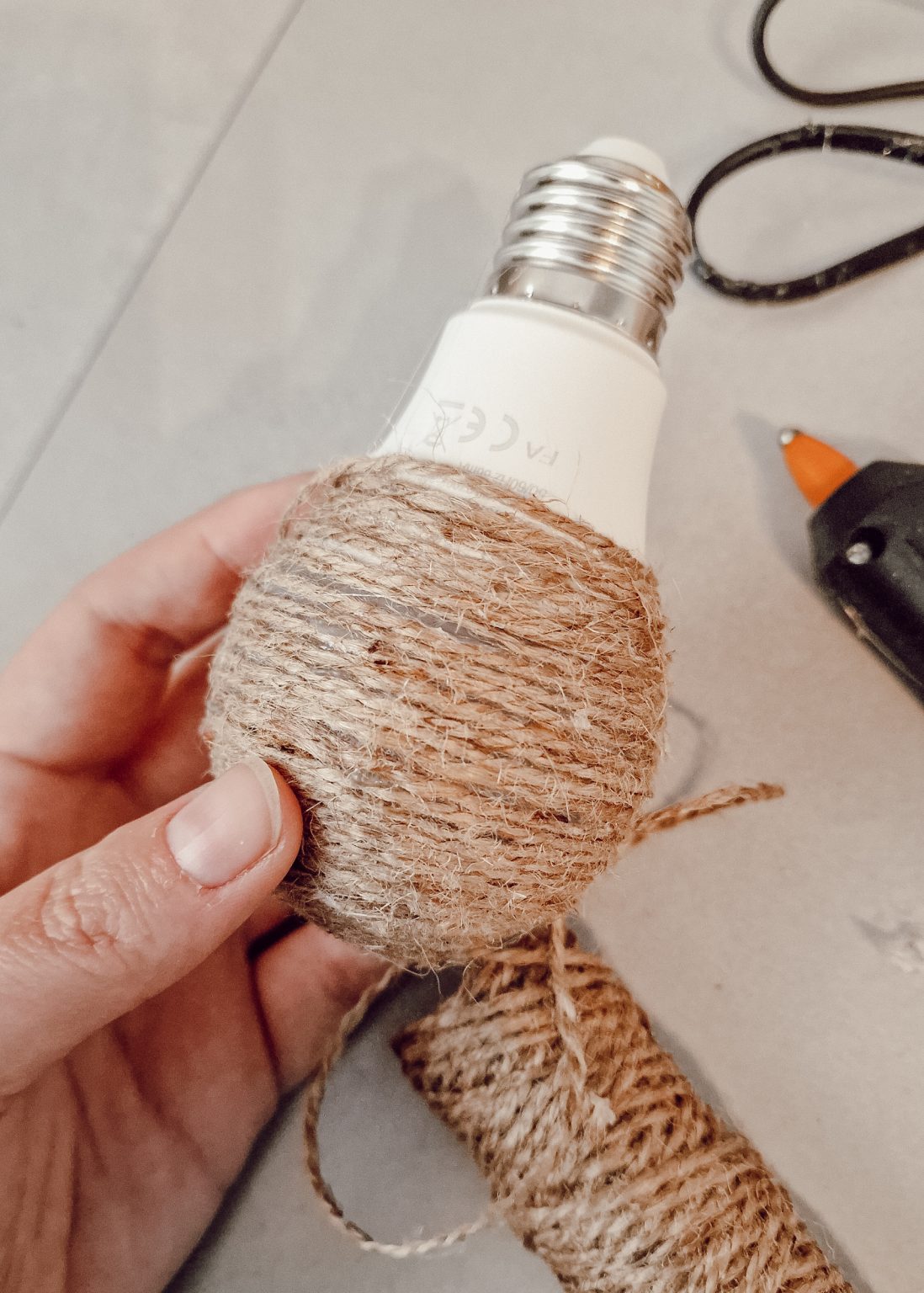 DIY | Peer maken van een peertje (lamp) - So Celebrate! - vier de seizoenen