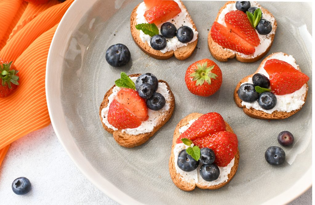 Recept | Koningsdag hapjes: rood-wit-blauwe toastjes - So Celebrate ...